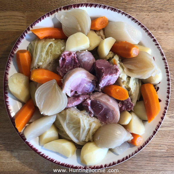 LA POTÉE DE JARRET DE PORC – Hunting Bonnie