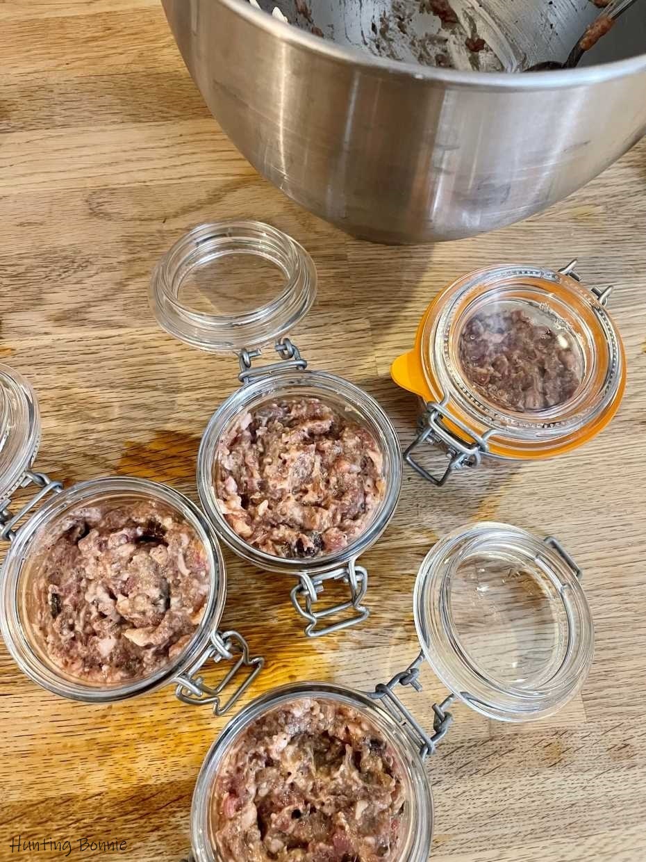 Pâté aux cèpes et noisettes en bocaux ou au four : facile et rapide ...